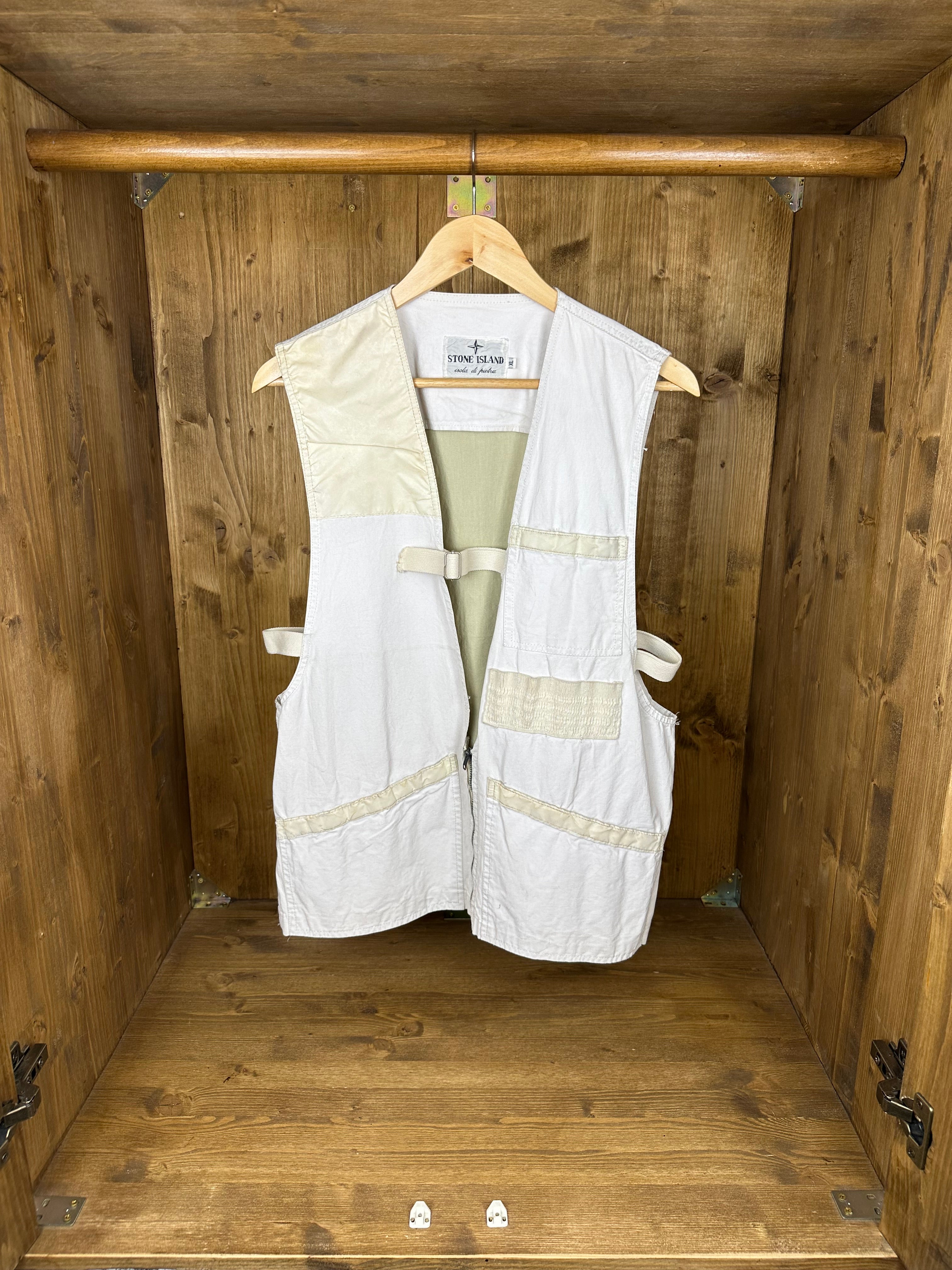 SS82 TELA STELLA UTILITY VEST Sample Piece 1/1 in White – Big Badge ...